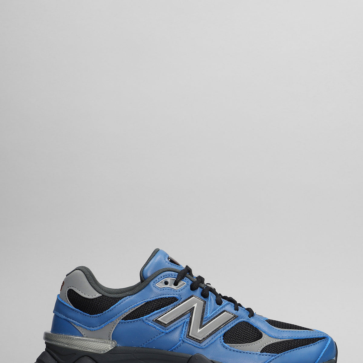 9060 Sneakers in blue leather and fabric – Deliberti